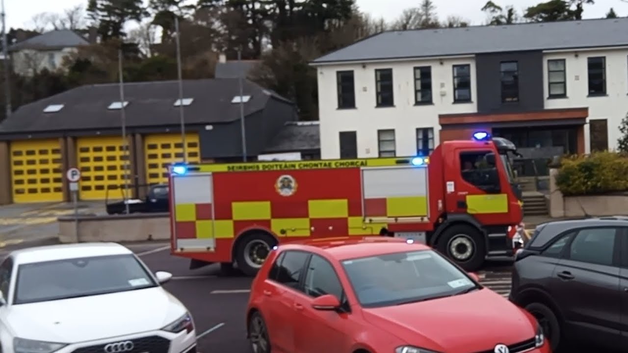 TURNOUT: Cork County FRS Bantry Fire Station A1, J1 & K1 turning out ...