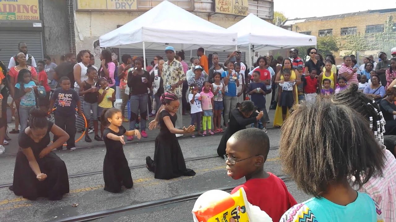 CCBC PRAISE DANCERS @ COMMUNITY DAY - YouTube