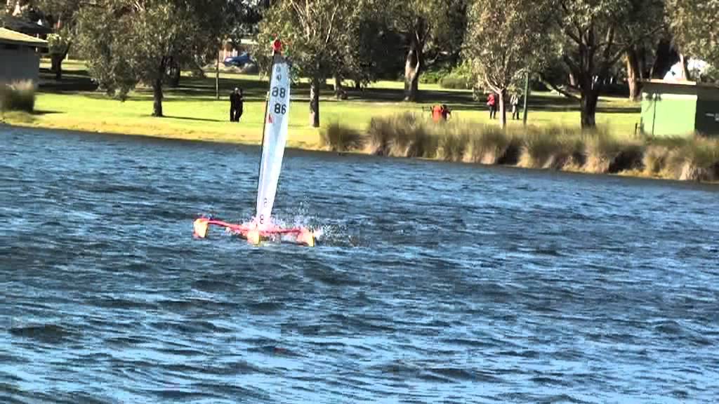 Mini 40 RC Trimaran - with foil modifications, and a pitchpole.mpg ...