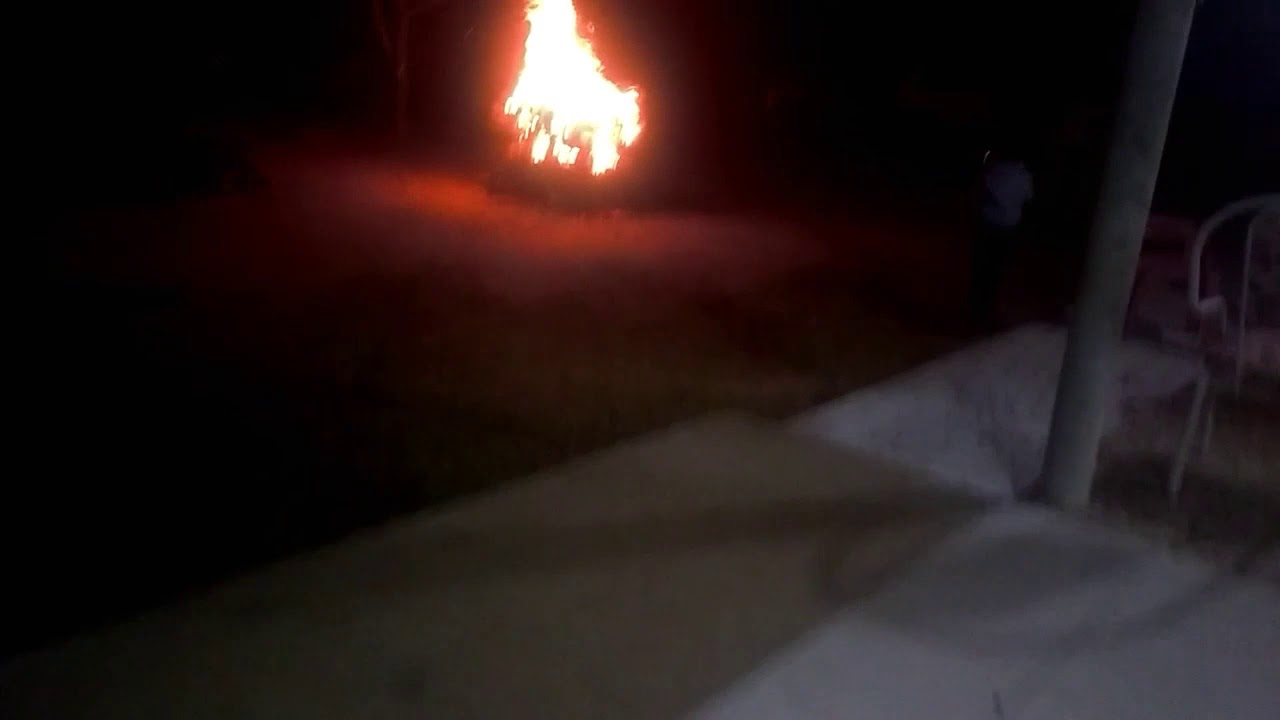 São João mostrando a fogueira/ mais se arrumando pra festa junina 🔥🔥 ...
