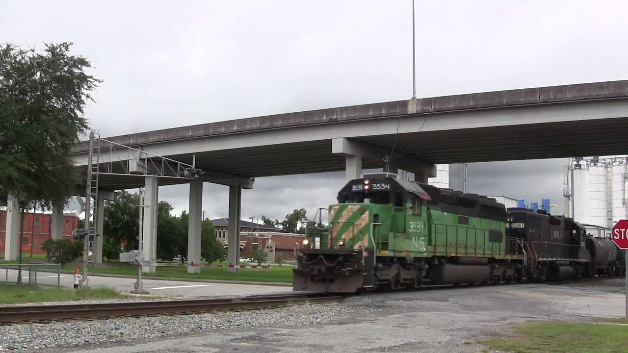 Norfolk Southern G-69 with NS SD40-2 3534 in the lead - YouTube