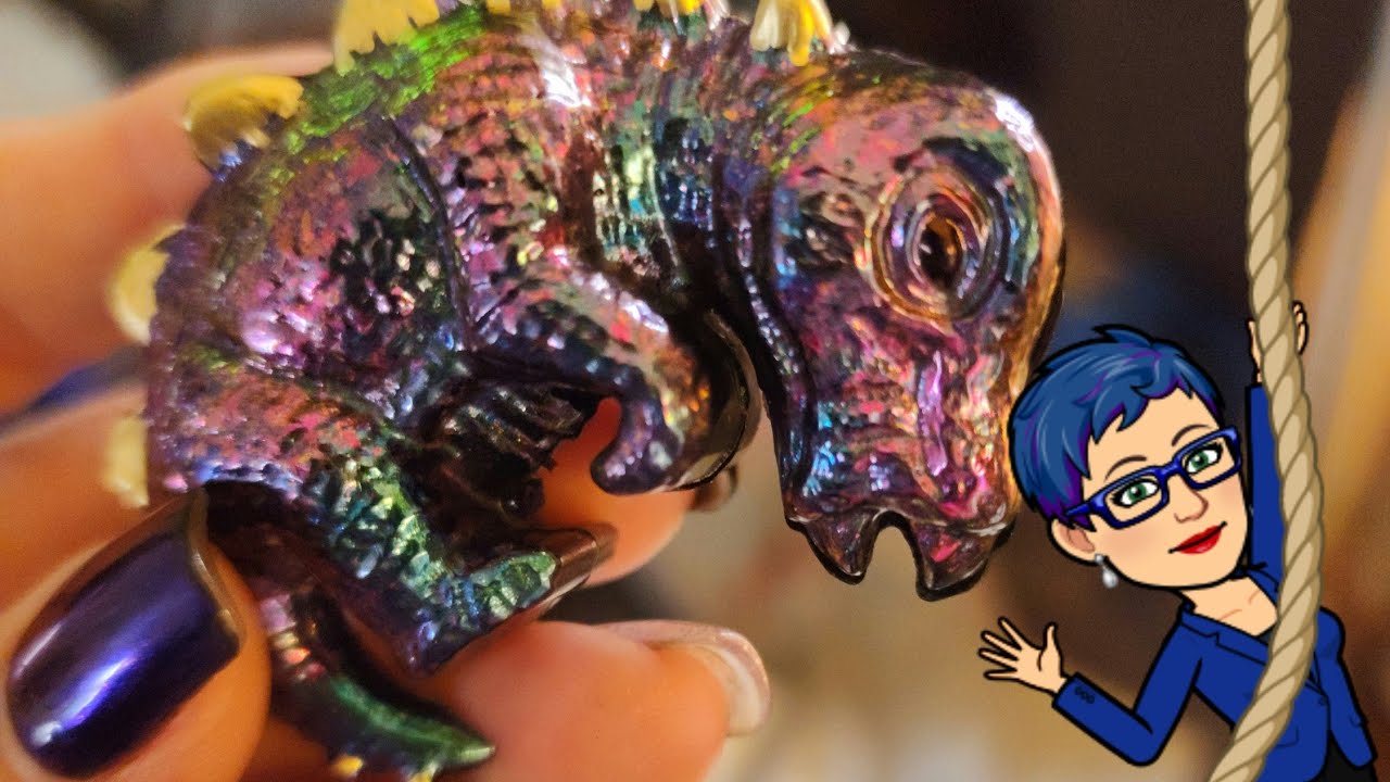 Oh my I made a baby dinosaur in a egg. Trying my new Krystal Resin mold ...