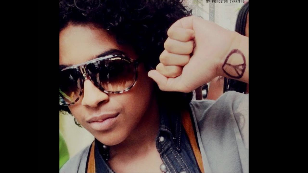 Mindless Behavior Christmas With My Girl - YouTube