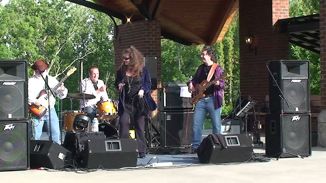 Cee Cee James does Crossroads for Summers Last Blues Festival - YouTube