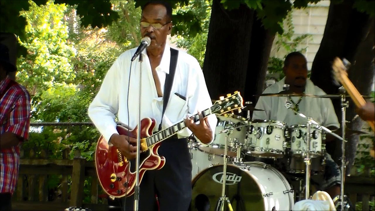 JOE BEERS PUT ON YOUR RED DRESS - YouTube