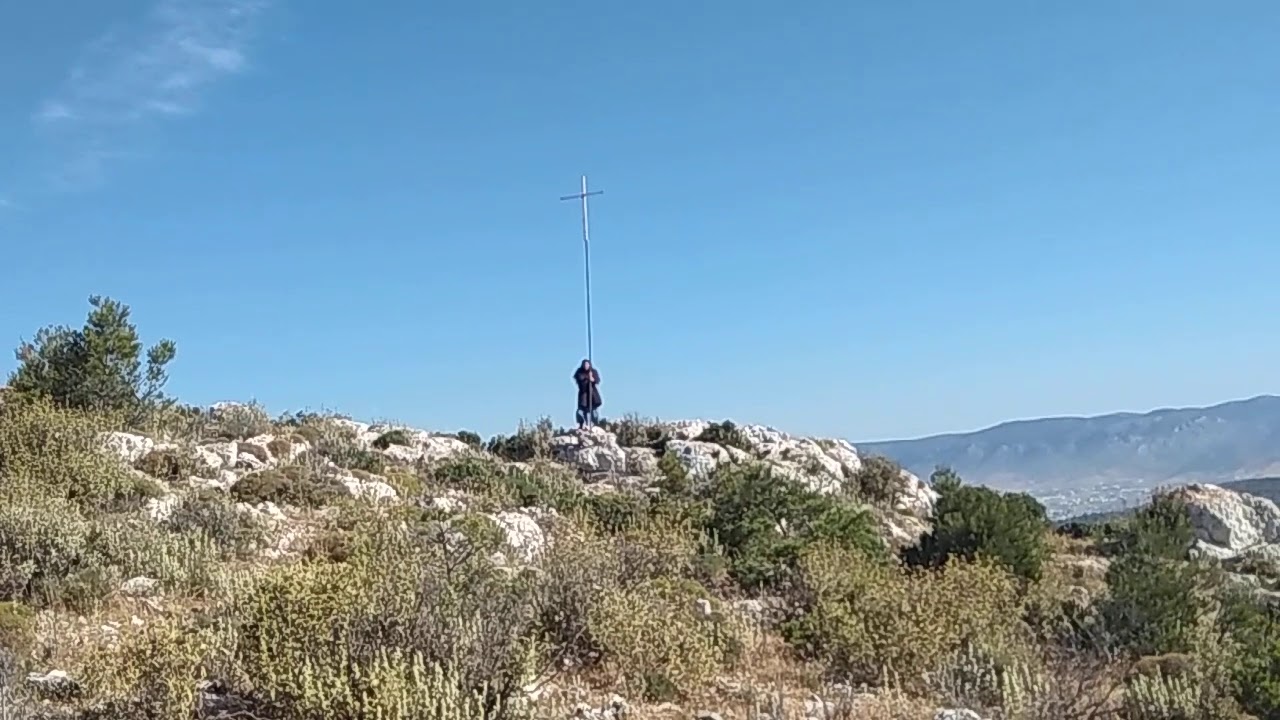ΑΝΝΑ Η ΑΝΤΑΡΤΙΣΣΑ ΥΨΩΝΕΙ ΤΟ ΣΤΑΥΡΟ - YouTube
