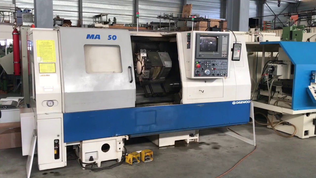 CNC LATHE "DAEWOO" TYPE PUMA 250B - YouTube