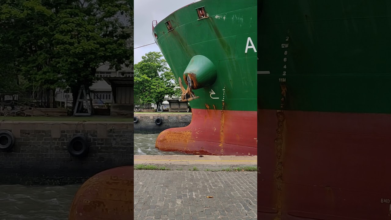 Transiting Indra dock lock gate Mumbai - YouTube