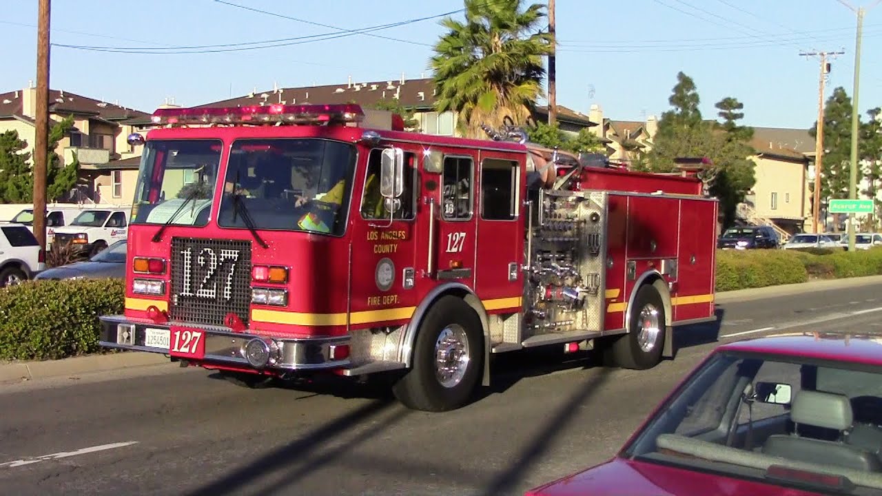 LACoFD engine 127 responding to an mva - YouTube