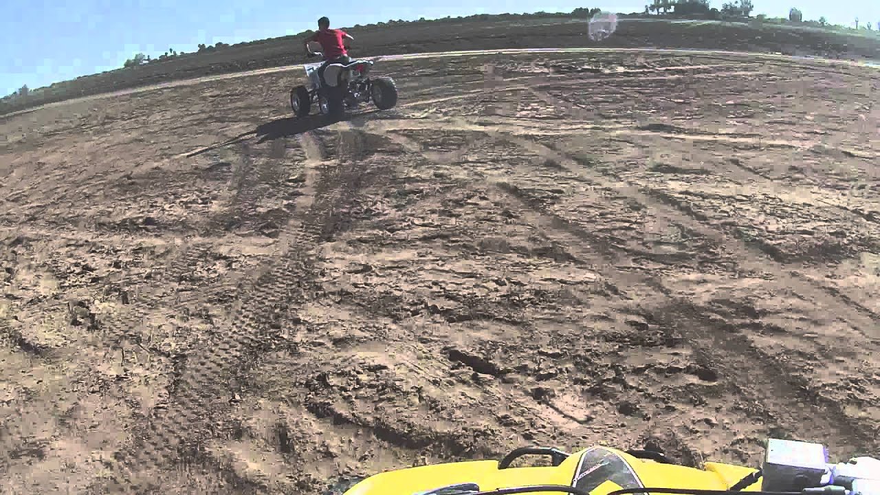 Drag racing yfz 450 vs yfz 450 in sand no paddles - YouTube