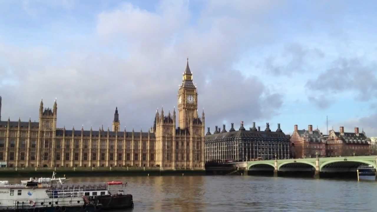 Big Ben's 12 strikes - YouTube