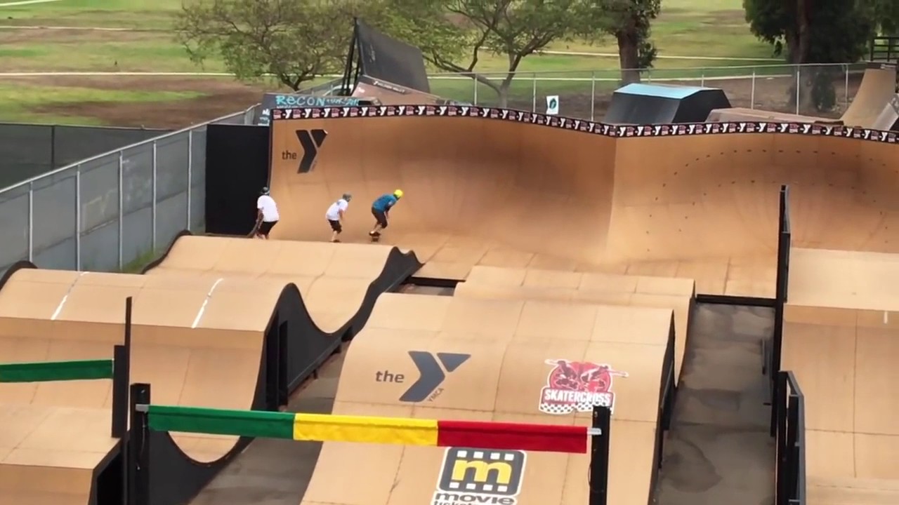 Courses de Skateboard Nouvelle discipline le Skatecross - YouTube