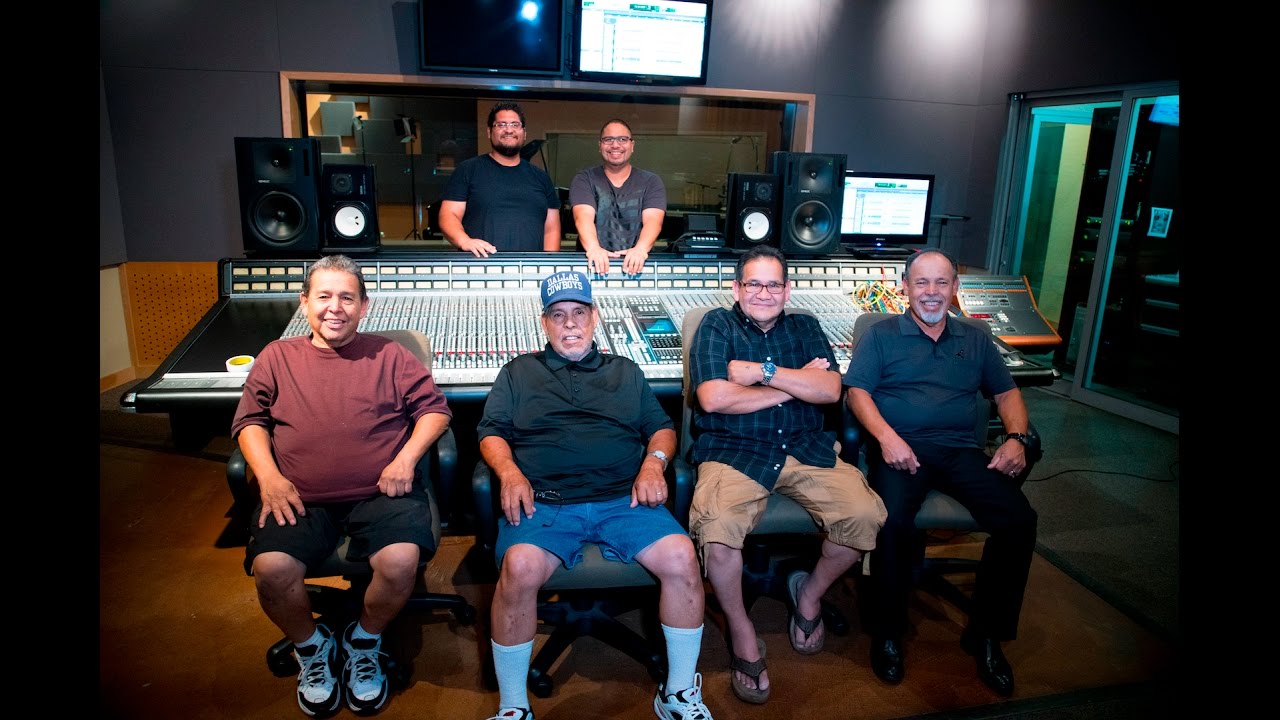 Mas Alla Del Sol (Music Video) - YouTube