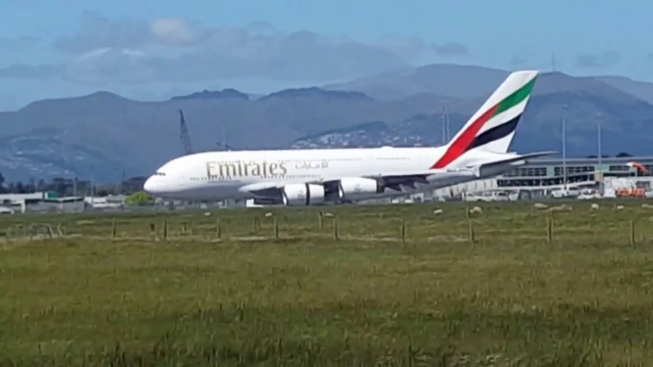 EK412 (A6-EUG) Emirates A380 inaugural arrival in Christchurch. - YouTube