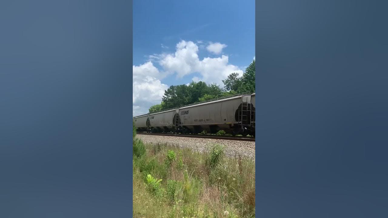 NS 44Z hotshot past No way Jose restaurant in China grove NC - YouTube