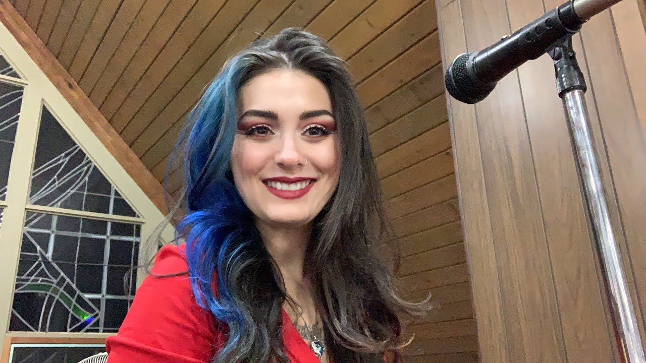 O Holy Night - Emi Pellegrino (Church Solo LIVE) - YouTube