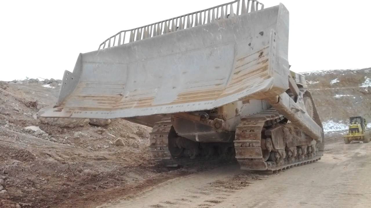 Caterpillar D11R drive by - YouTube