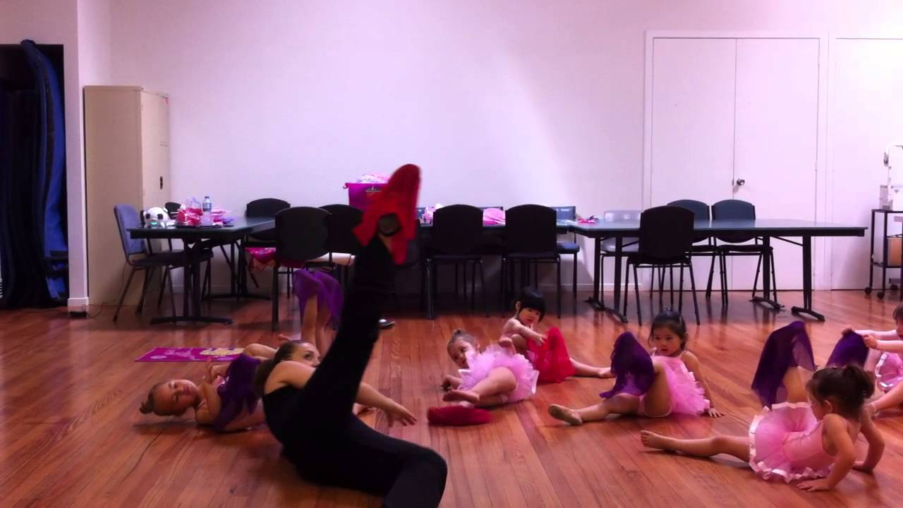 My first Tiny Tutus ballet class-part 5 - YouTube