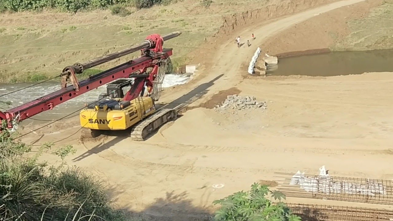 Sany Sr205 rig machine travelling in danger area |Sany rig machine ...