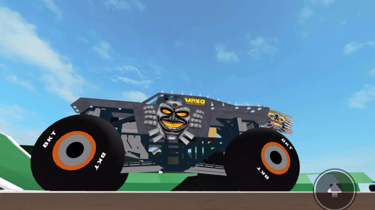 MonsterJam Roblox Max-D Jumps over 3 Trucks 2020 - YouTube
