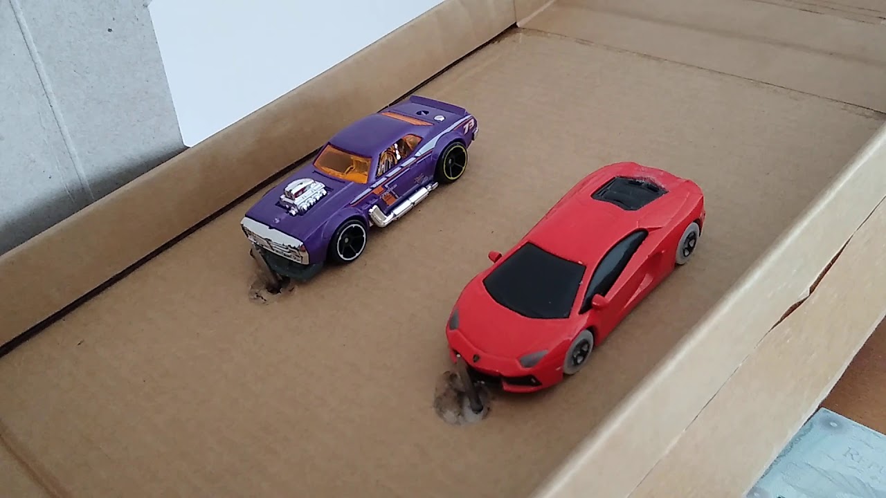 Hot Wheels Track Race/Modified/Metal Machines vs Maisto - YouTube