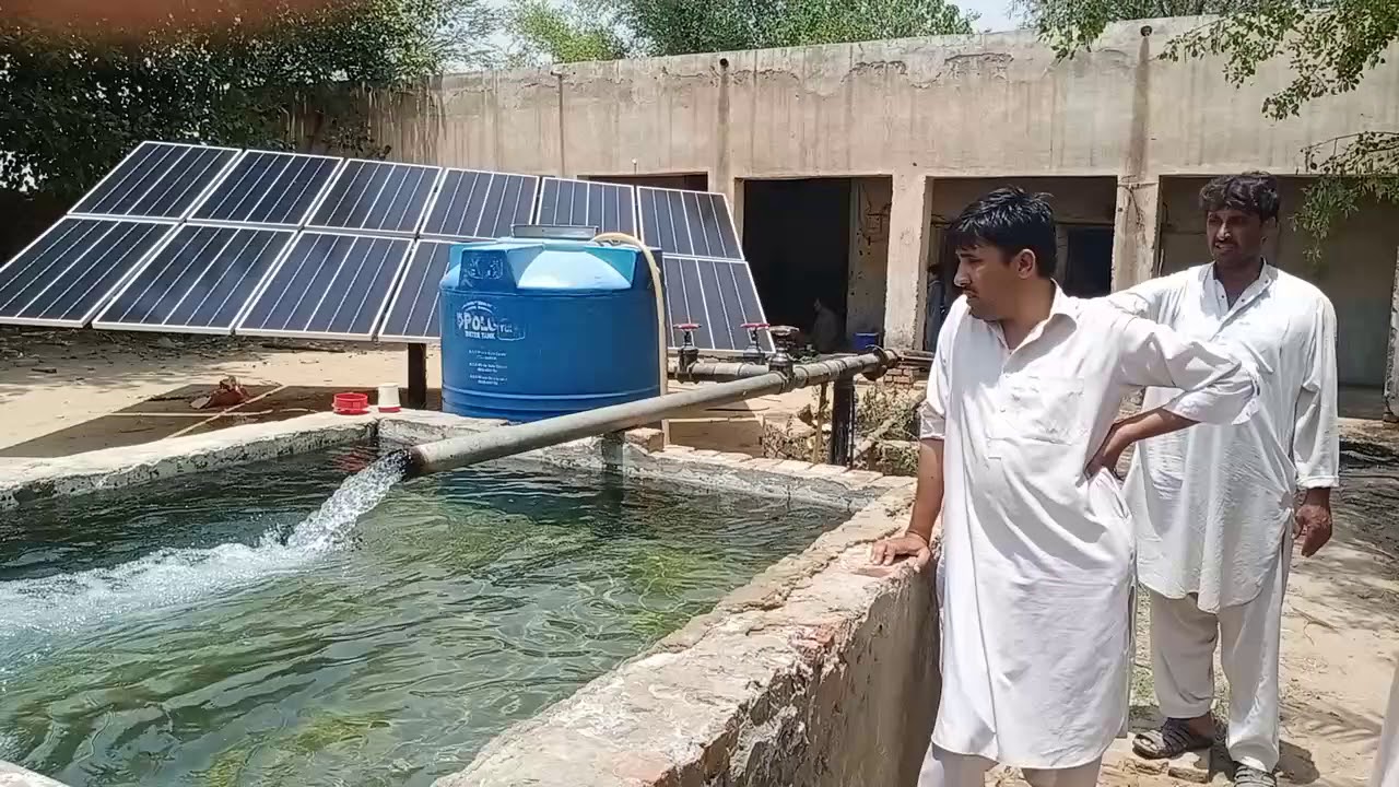 Solar tube well in Pakistani village - YouTube
