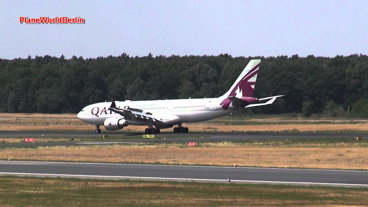 Late touchdown & full reverse Qatar Airbus A330-200 - YouTube