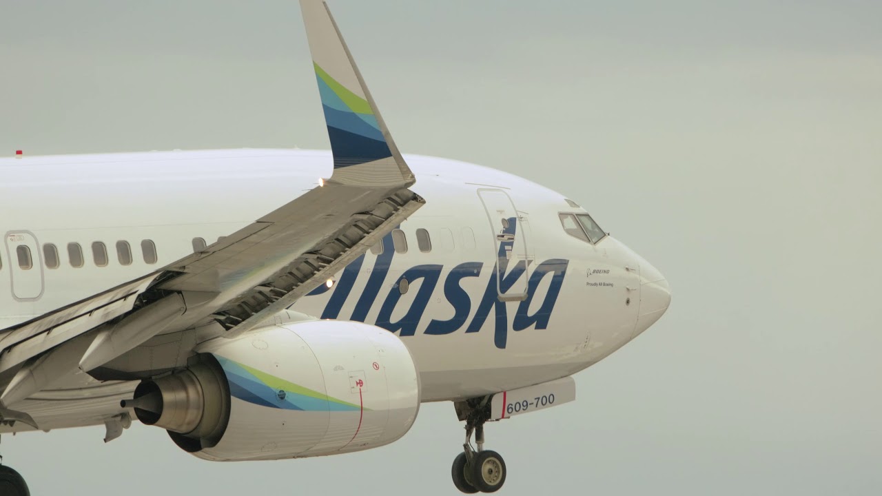 Plane Spotting in Alaska. (ANC) | 4K | Morning and Afternoon | Low ...