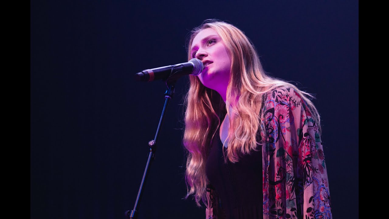 Sarah Beth Palmer singing Edge of Seventeen - YouTube