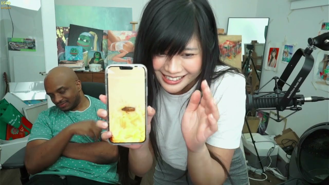 Quqco Finds Cockroach In Her Food Order - YouTube