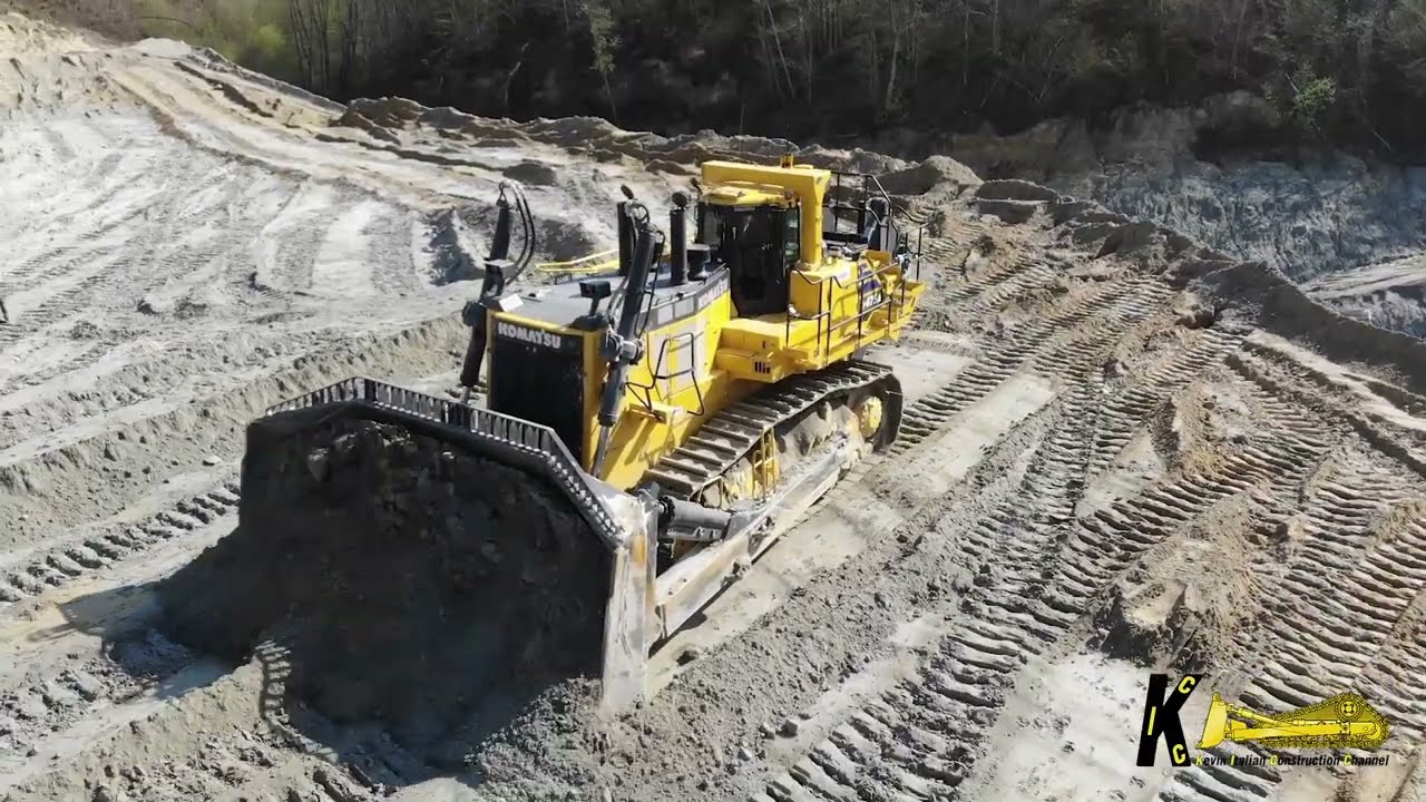 NEW KOMATSU D475 BULLDOZER in a Quarry Sand #komatsu #bulldozer # ...