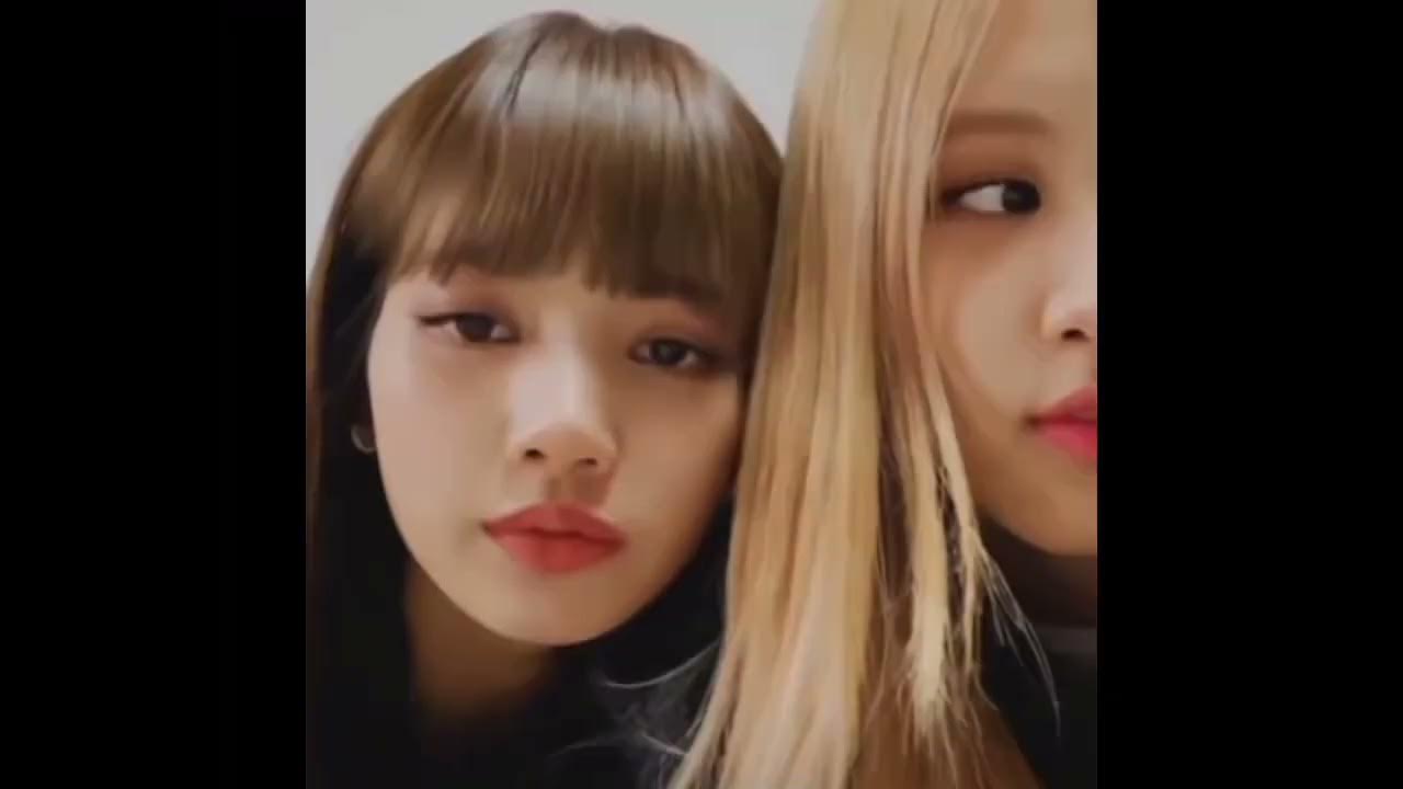 LISA KISSING BLACKPINK 😘😘#blackpink #lisamanoban - YouTube