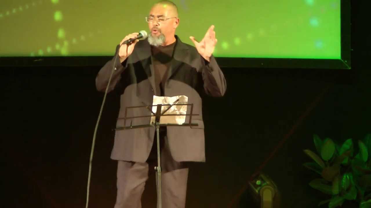 STRA CORRIDA - SIMONE BARTOLI - BRIDGE OVER TROUBLED WATER - PIOMBINO 21-10-2013 - YouTube