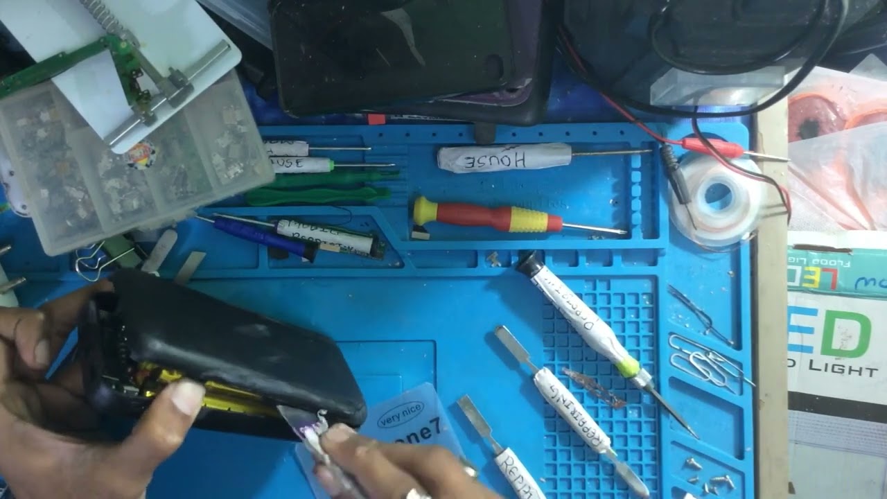 #powerbank #howtorepair HowTo Disassemble Urban 20,000 MAH Power Bank ...