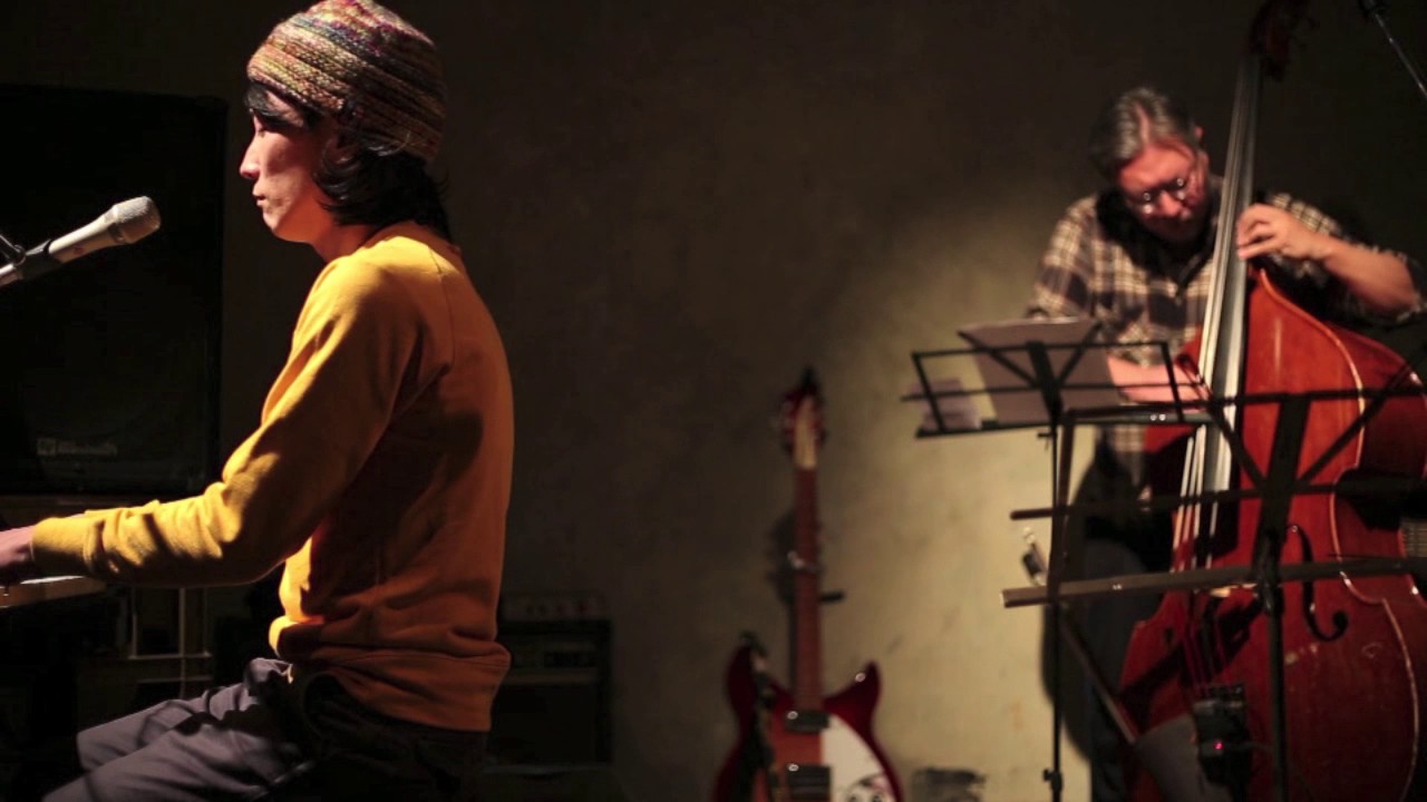 kazuki hashimoto＋稲田誠 - 潜水服 - YouTube