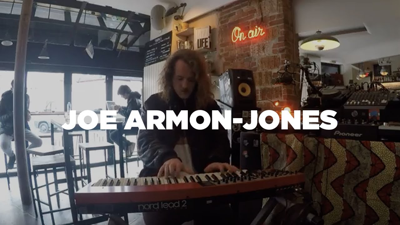 Joe Armon-Jones • Live Jazz Keyboard • Le Mellotron - YouTube