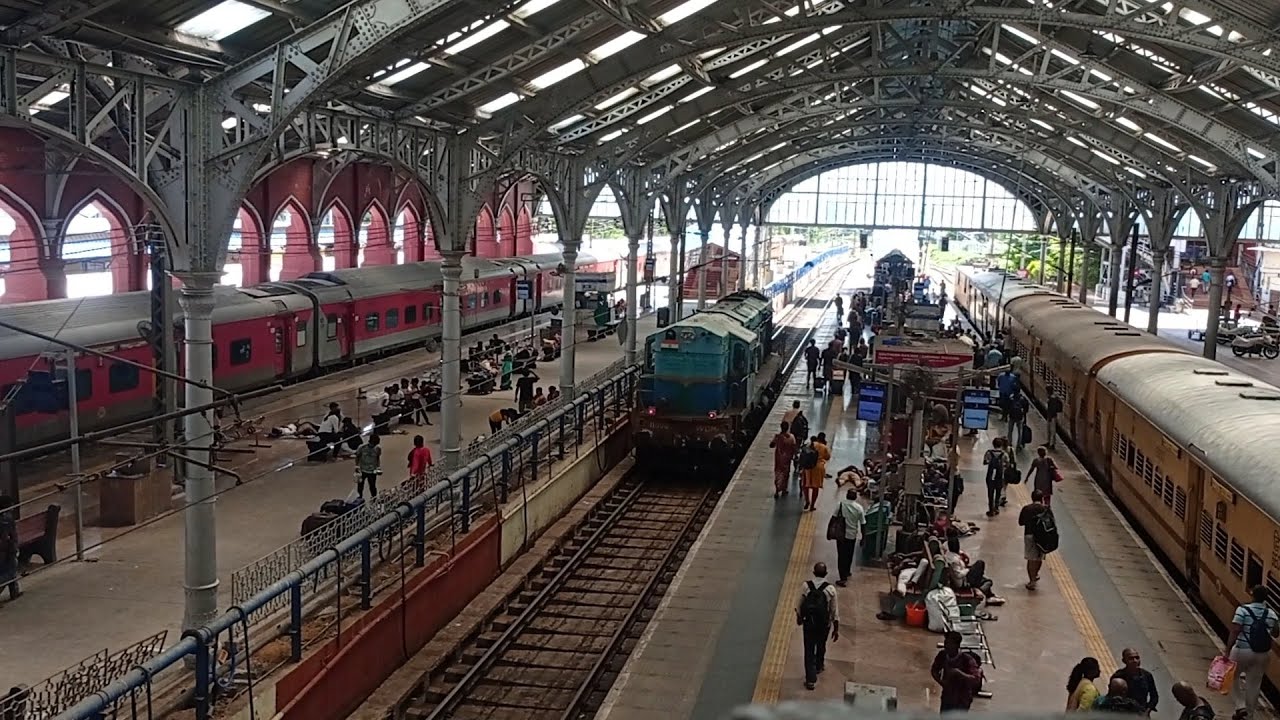 Indian Railways - Bio Diesel Locomotive - TNP WDM7 11008 in Chennai ...