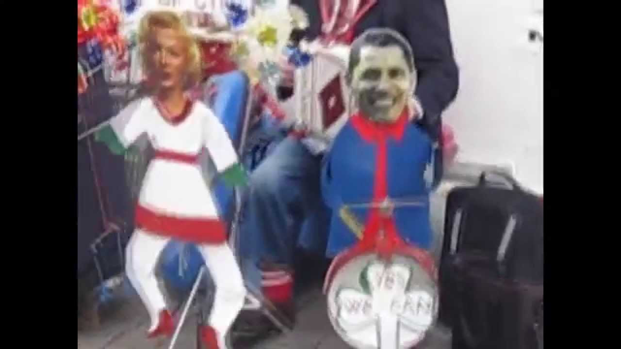 OBAMA playing a bit of drums - YouTube