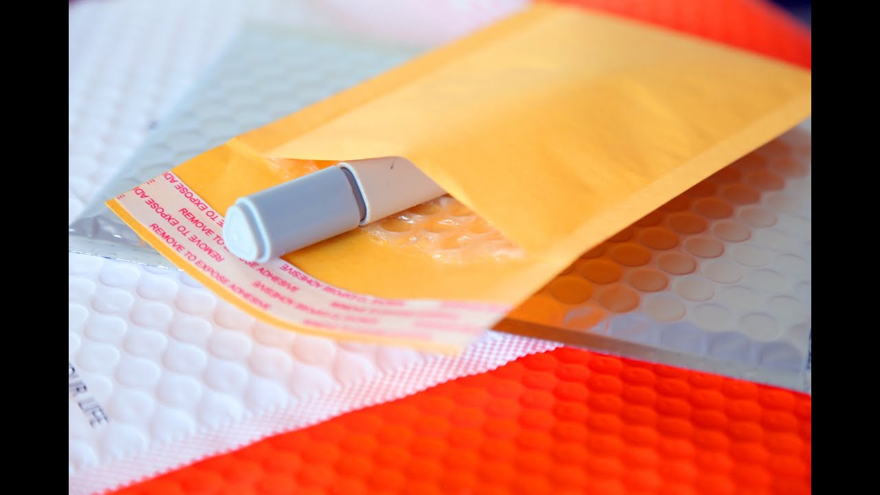 Kraft paper bubble mailer machine - YouTube