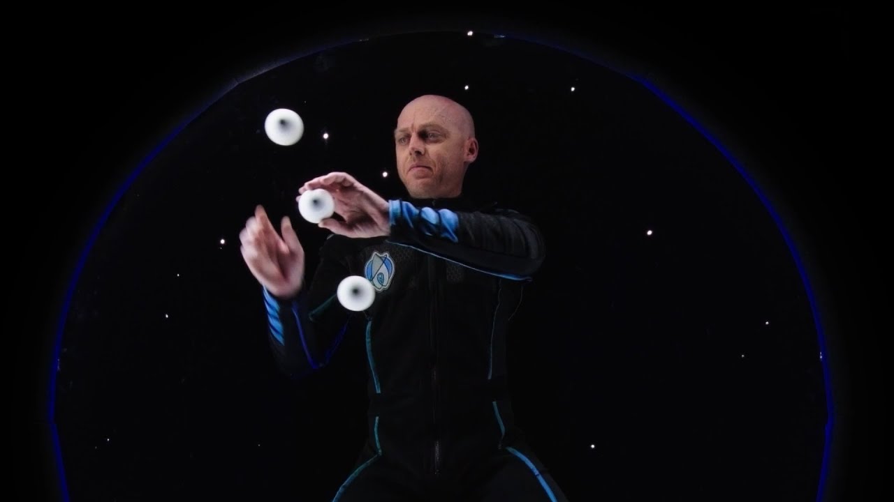 Space Juggling - 3 Ball - YouTube