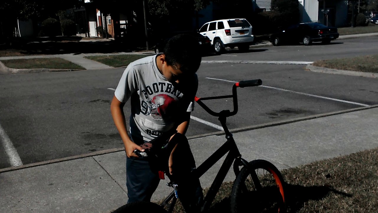 Four easy bike tricks - YouTube