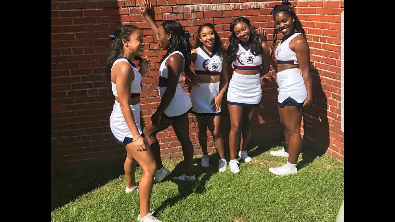 GRWM on Game Day | College Cheer | VLOG #2 - YouTube