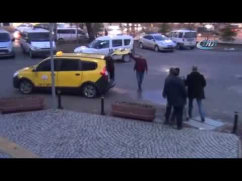 Kablo hırsızlığından tutuklanan genç Beni niye çekiyorsunuz ben şarkıcıyım