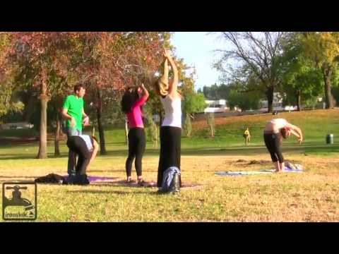 Yoga Yaparken Domalıyor- İnanılmaz Frikik-Götüne yapışmış Tayt!!!