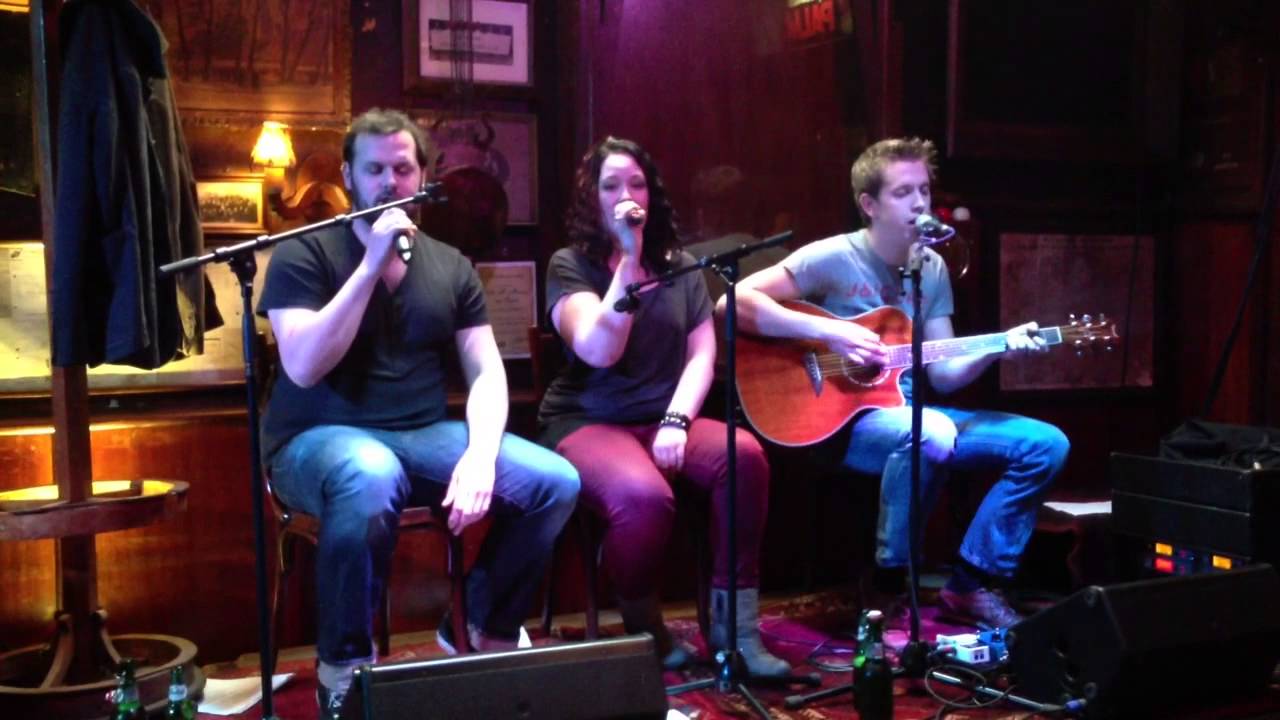 Marjan Welman, Luuk Penterman en Dorus Wolters bij De Kapstok, Tapperij ...