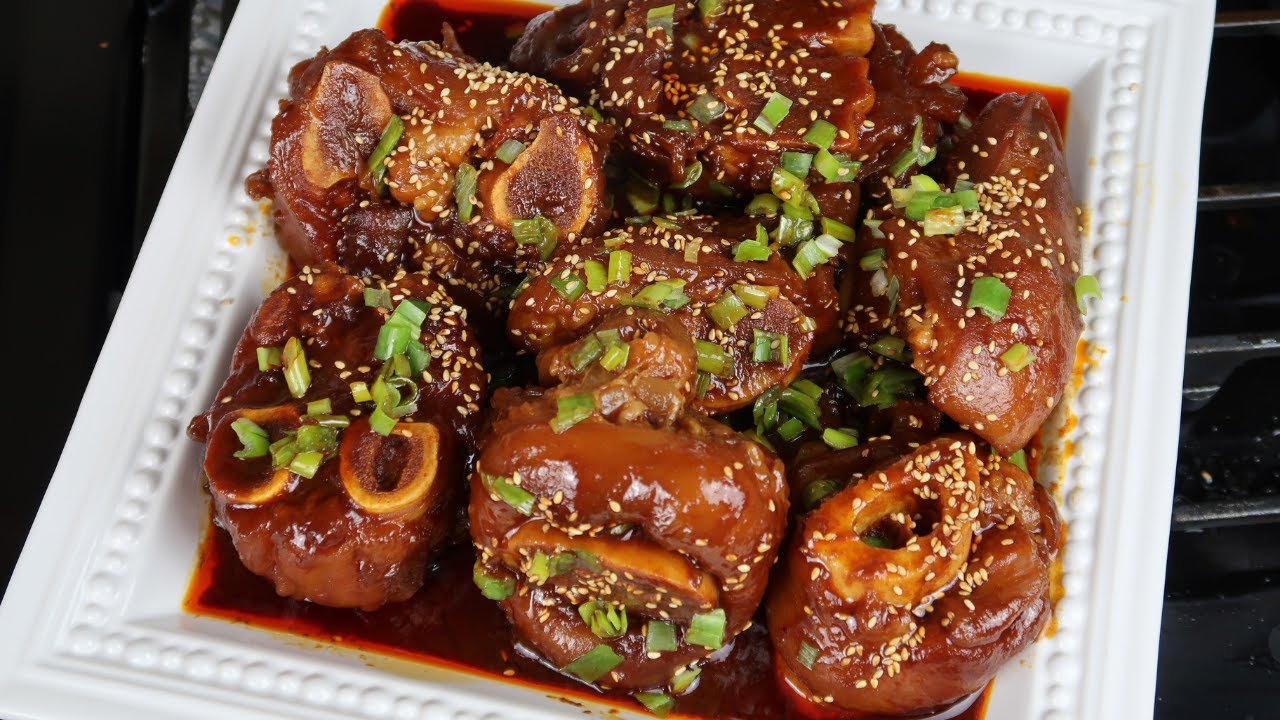 KAKAIBANG LUTO NG PATA, SINARSAHAN | KOREAN-INSPIRED SPICY BEEF PATA ...