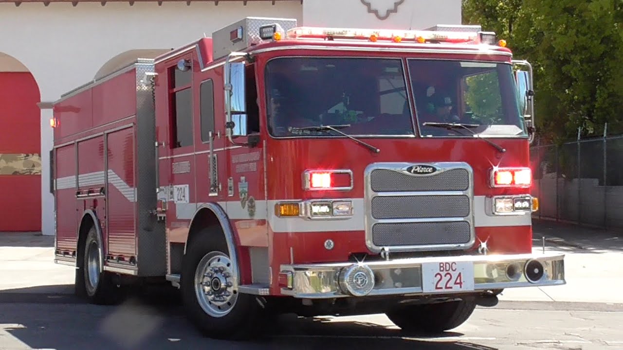 SBCoFD Medic Engine 224 (Reserve) Responding - YouTube