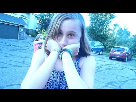 kaylee hand farting