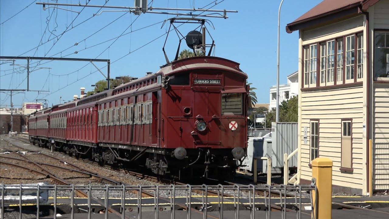 Tait Shuttles 4/2/24 Sandringham Line Melbourne - YouTube