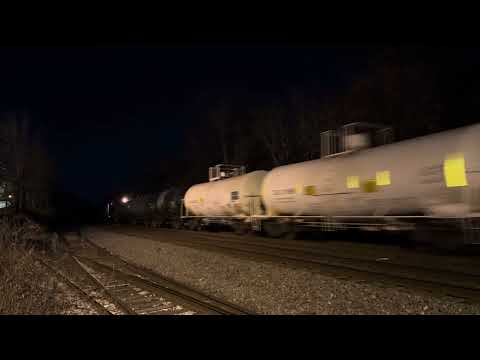 NS 4315 AC44C6M leads NS 10K through Piscataway,NJ with a friendly crew! - YouTube